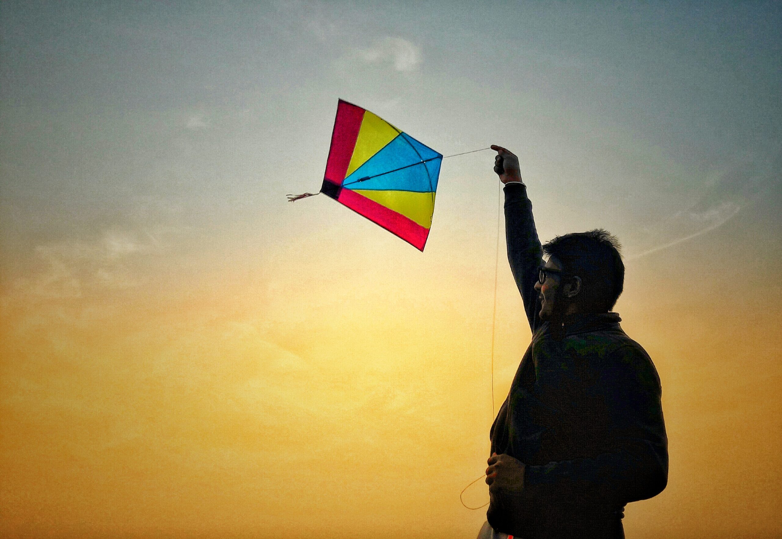 Getting Your Kite Ready to Fly – The Art of Tying the Thread to Kite ...